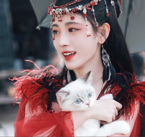 Ju Jingyi and Guo Junchen's new play "Hua Rong" comes to an end - iNEWS