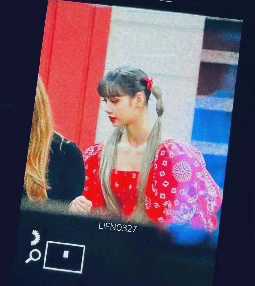 Is Lisa's look more and more perfunctory?It wasn't like that when you ...