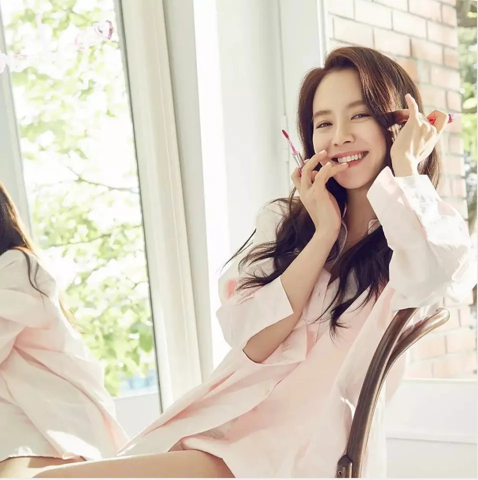 How many fans has she harvested in the past ten years? - iNEWS