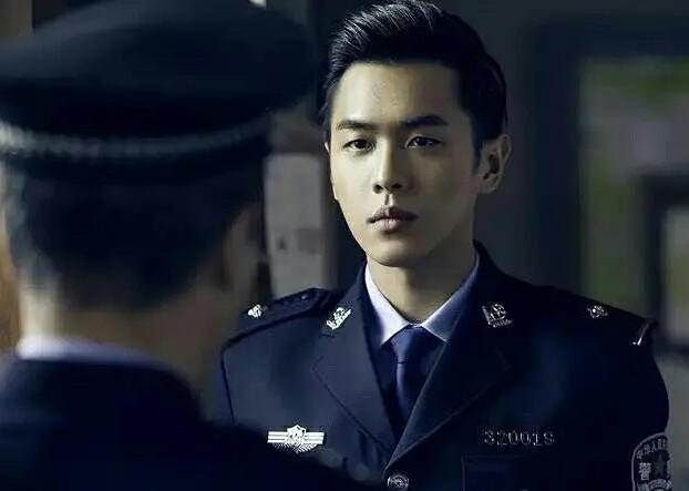 How handsome are male celebrities in police uniforms? All the good ...