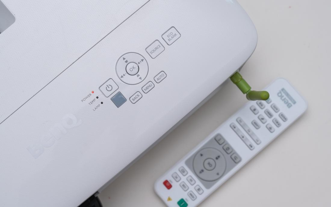 BenQ E540 smart projector: 4000LM brightness and smart system, lighten your work - iNEWS