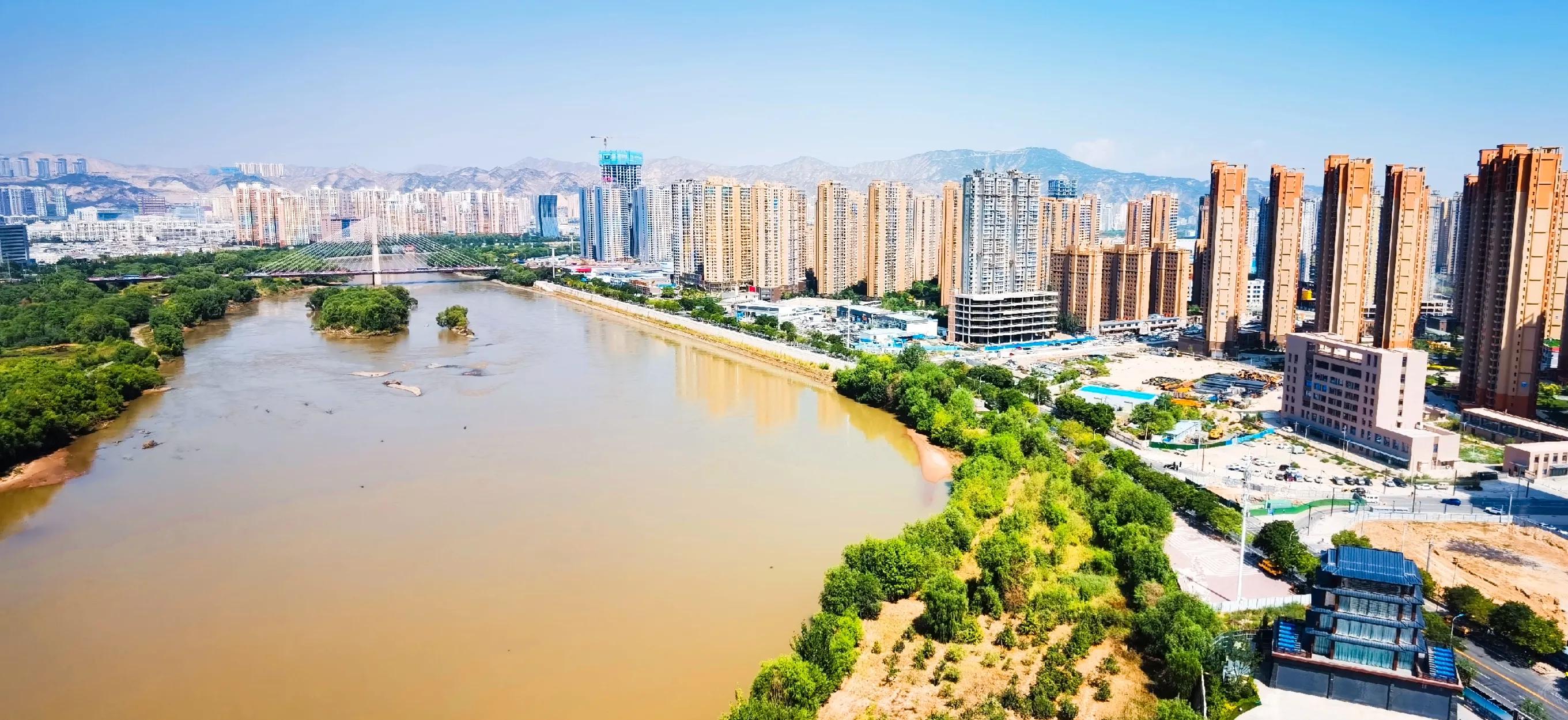 Lanzhou Yellow River Tower-a landmark of the Yellow River landscape in ...