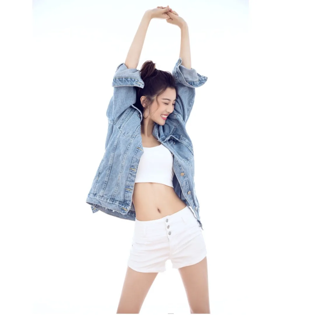 Zhao Jiwei shows his affection in public!Girlfriend is the "post-95" school girl!1 meter 75 long ...