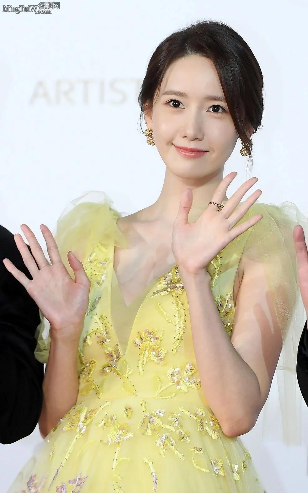 Girls' Generation Lim Yoona Red Carpet Show - iNEWS