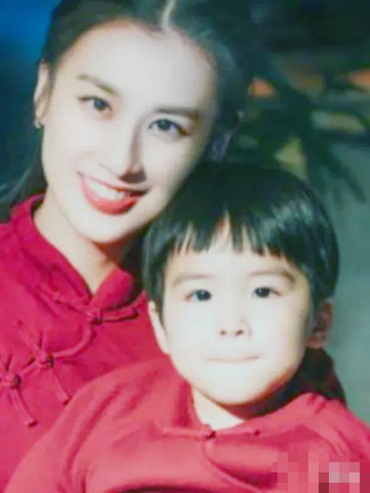 Huang Shengyi is "eccentric inheritance", good genes are given to Yang ...