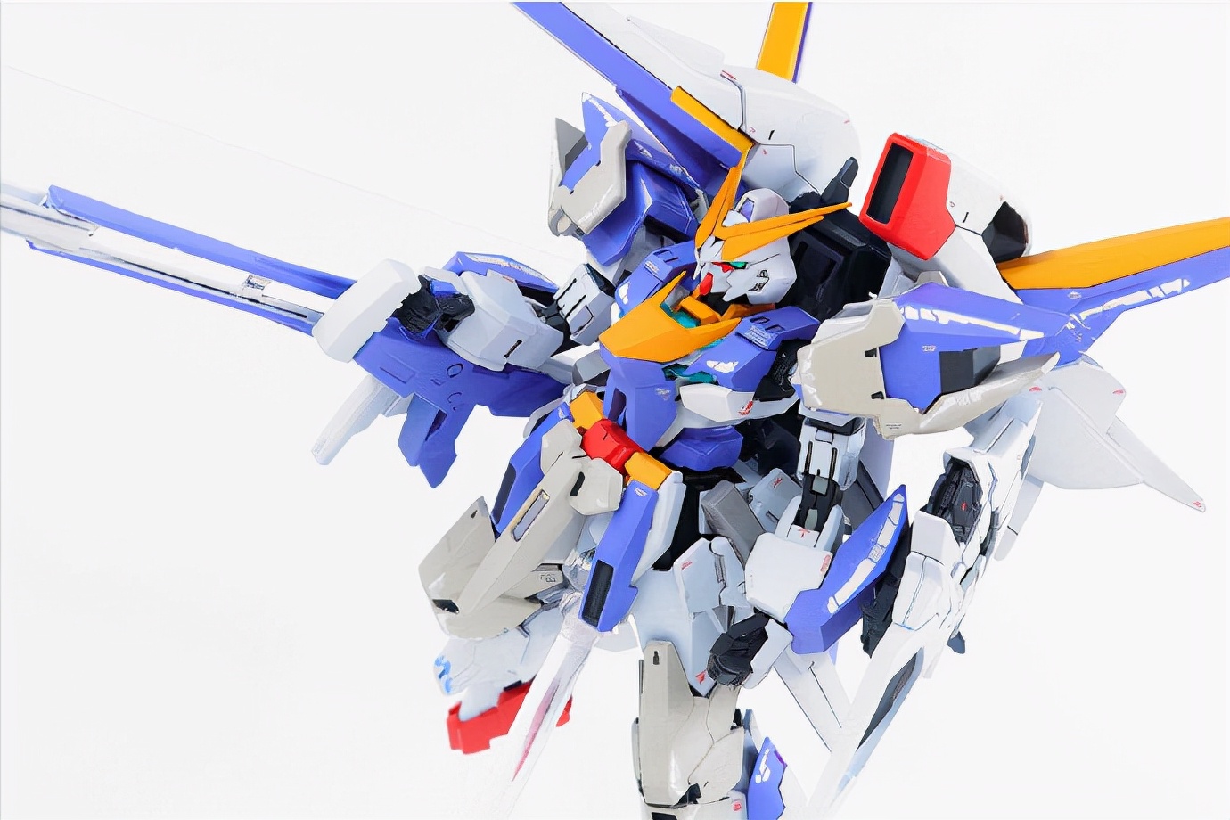 Core Gundam Modification V2 Gundam Model - iNEWS
