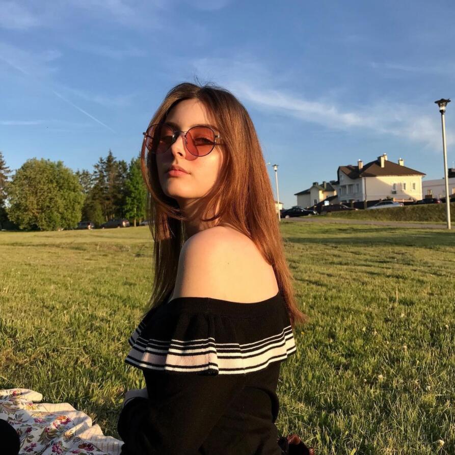 The portrait photos taken by the foreign young lady Marina Bondarko who ...