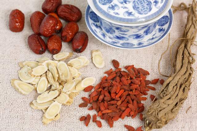 Deficiency of yin and yang in the kidneys makes it difficult to stand ...