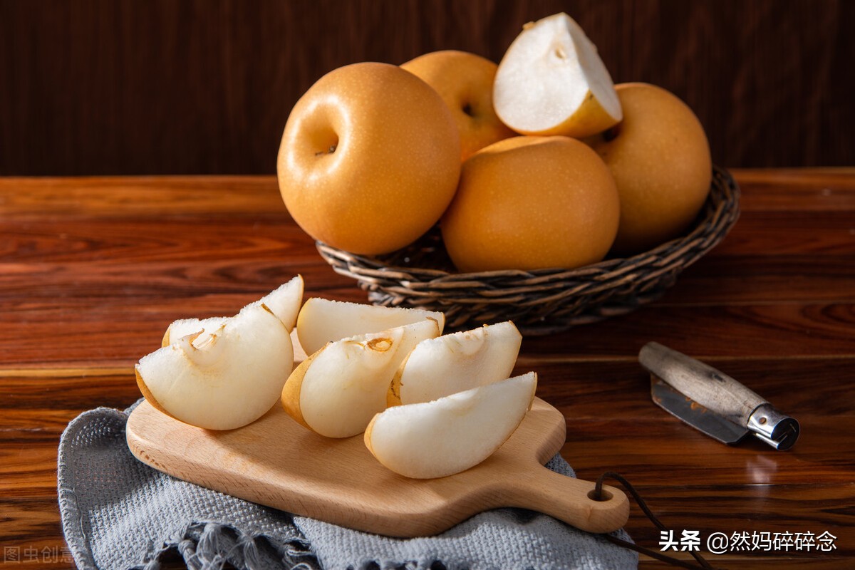 Homemade autumn pear paste, a cup of sweet water every day, so that the ...
