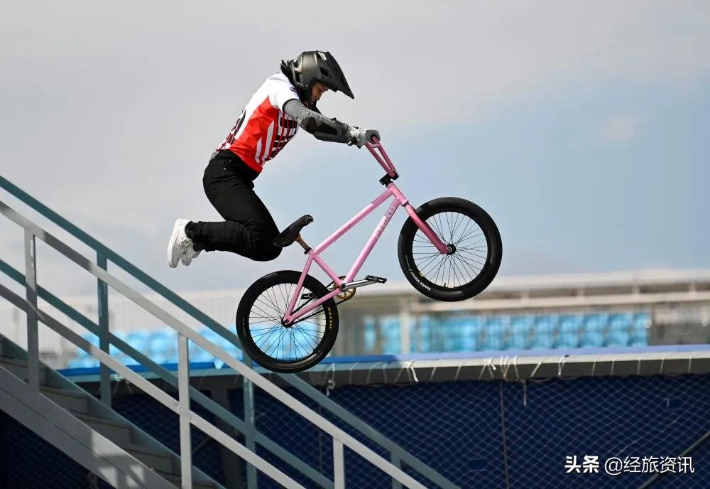 Wonderful moments of women's BMX freestyle competition - iNEWS