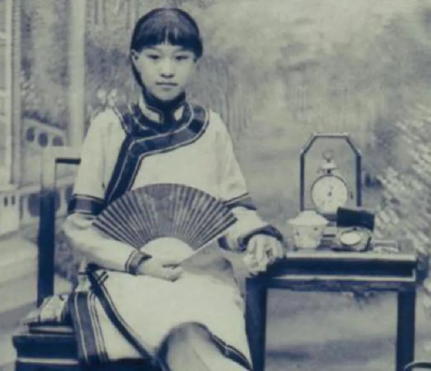 Yang Cuixi, a famous prostitute in the late Qing Dynasty: what pattern ...