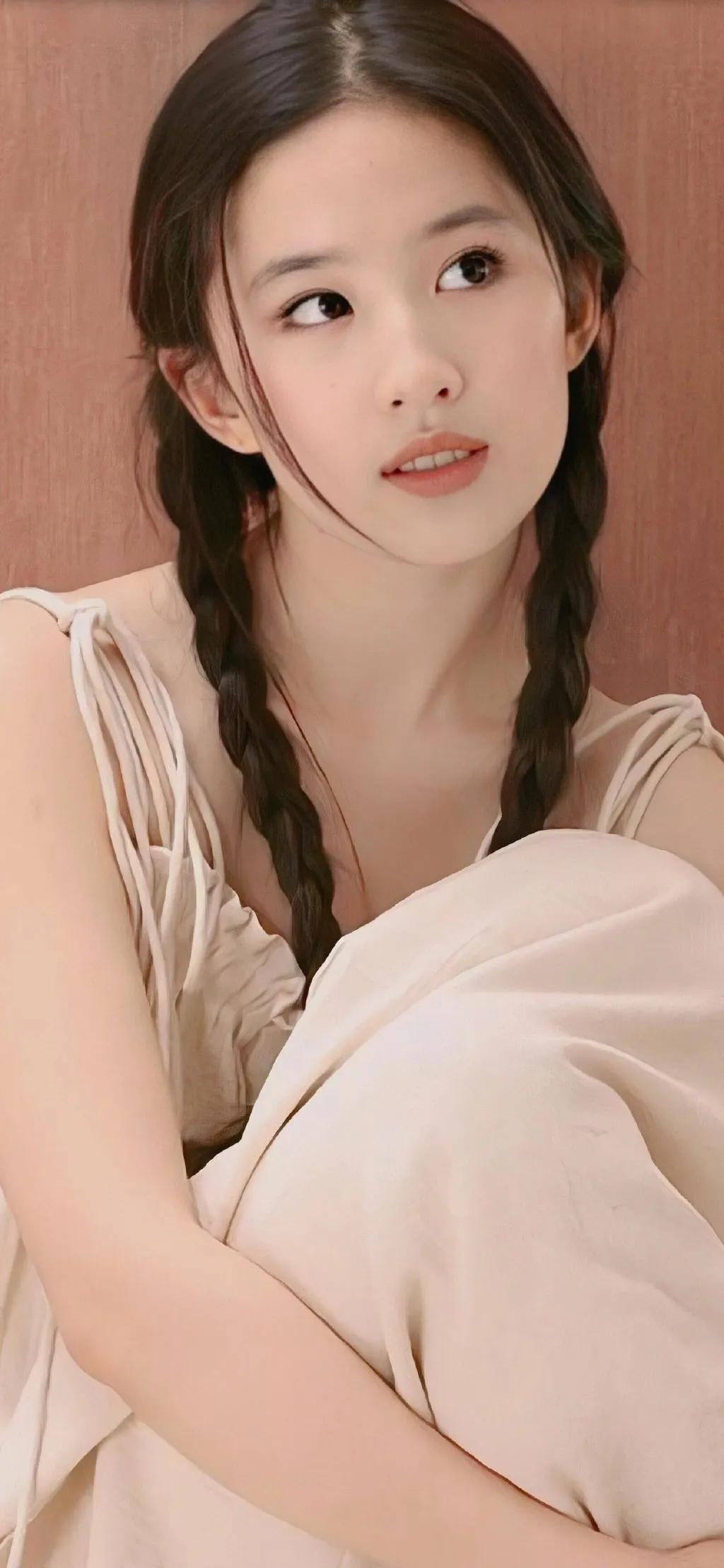 Fifteen sets of Liu Yifei photo albums, each set is amazing!It's a ...