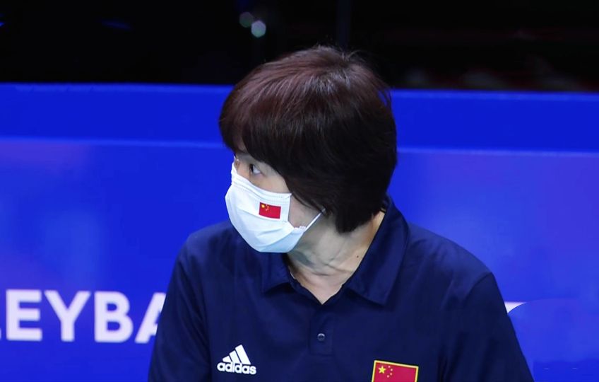 It's 22:00 today!Women's volleyball game in Italy, Central 5 TV station ...