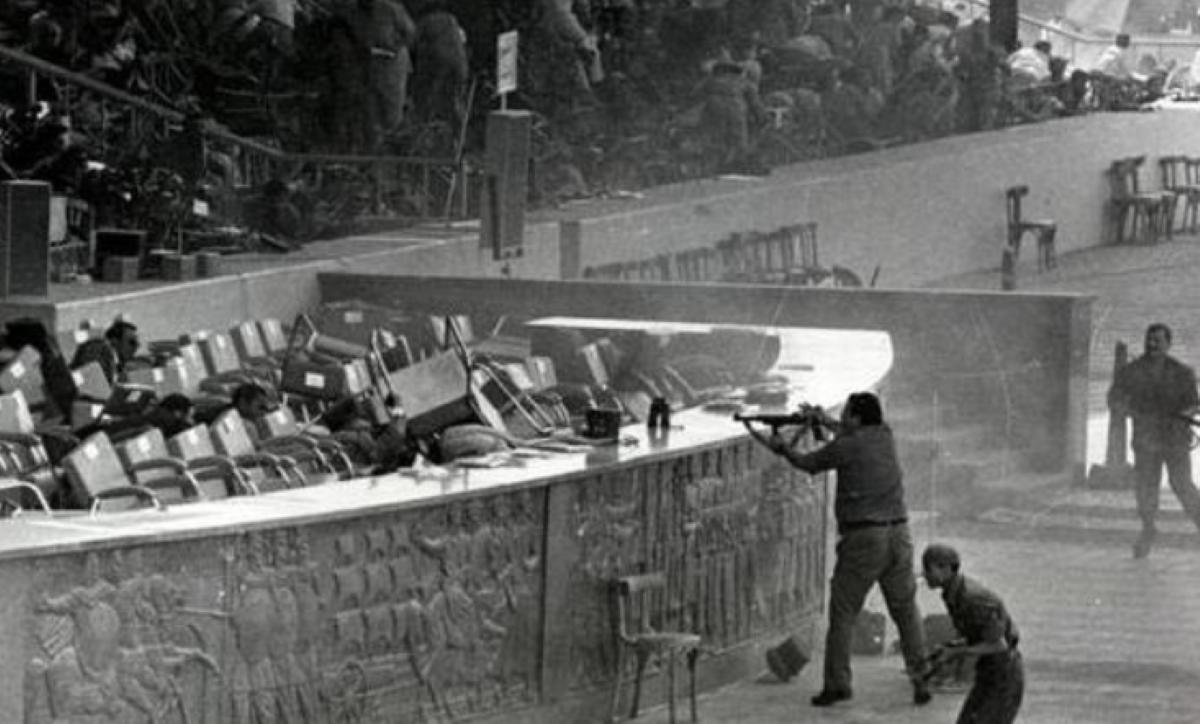 Why is it not loaded with live ammunition during the military parade ...