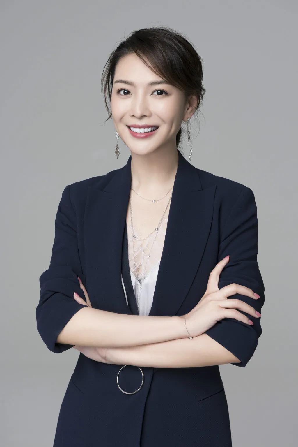 Beautiful host of Beijing Satellite TV: Li Kun - iNEWS