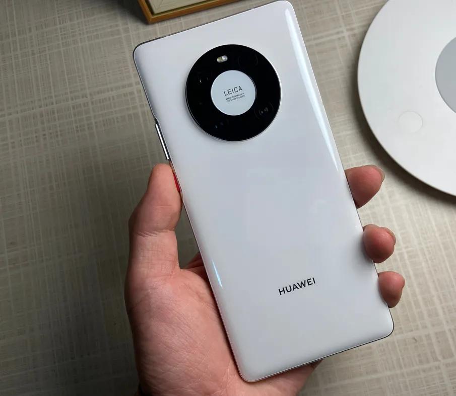 Why do people know how to choose Mate40P, but don't necessarily choose Mate40 - iNEWS