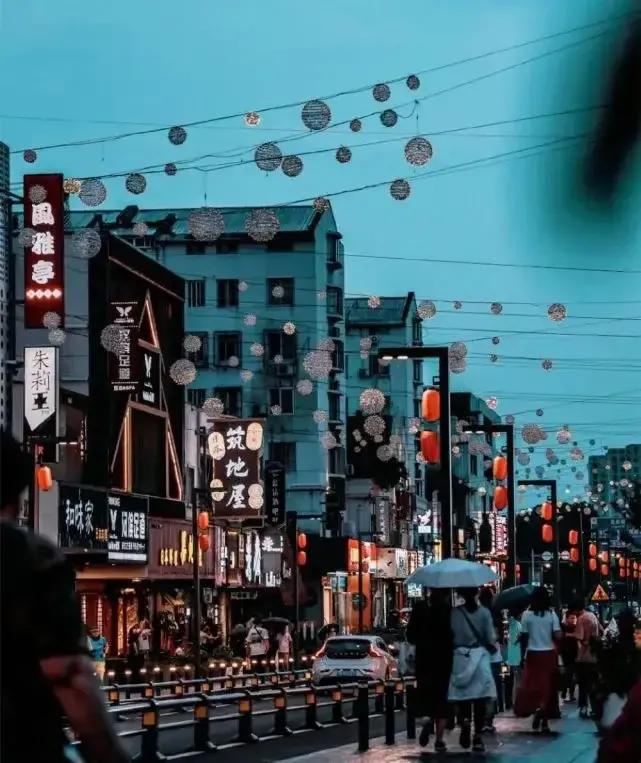 Dalian Japanese style street? - iNEWS