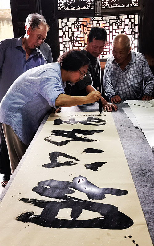 Artist Xu Rong's love for ink in the "land of calligraphy and ...