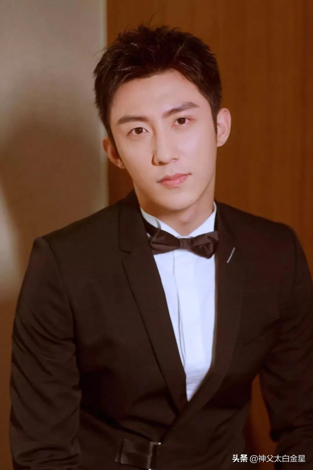 Super handsome Huang Jingyu - iNEWS
