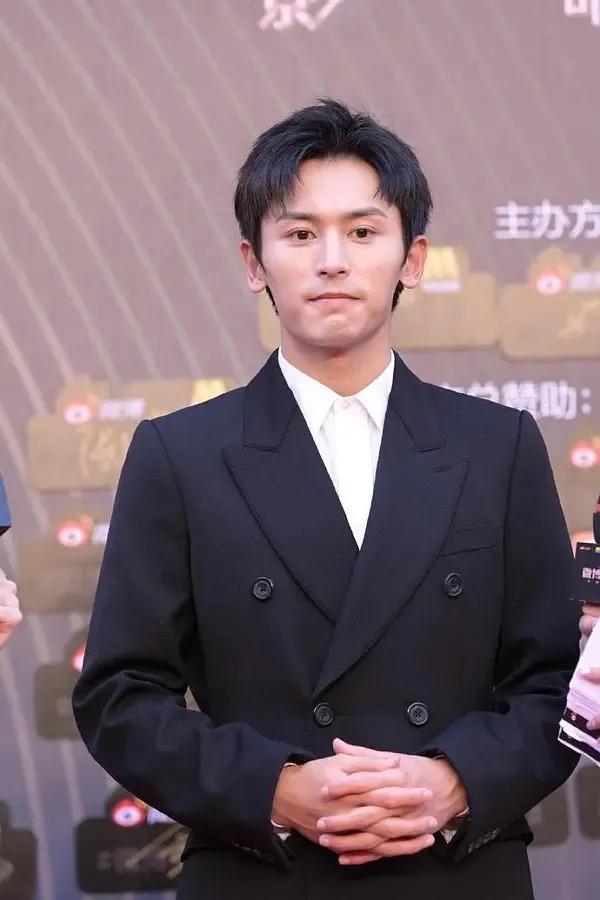 Weibo night Zhang Zhehan, Liu Haoran, Wu Lei, Zhu Long and other male ...