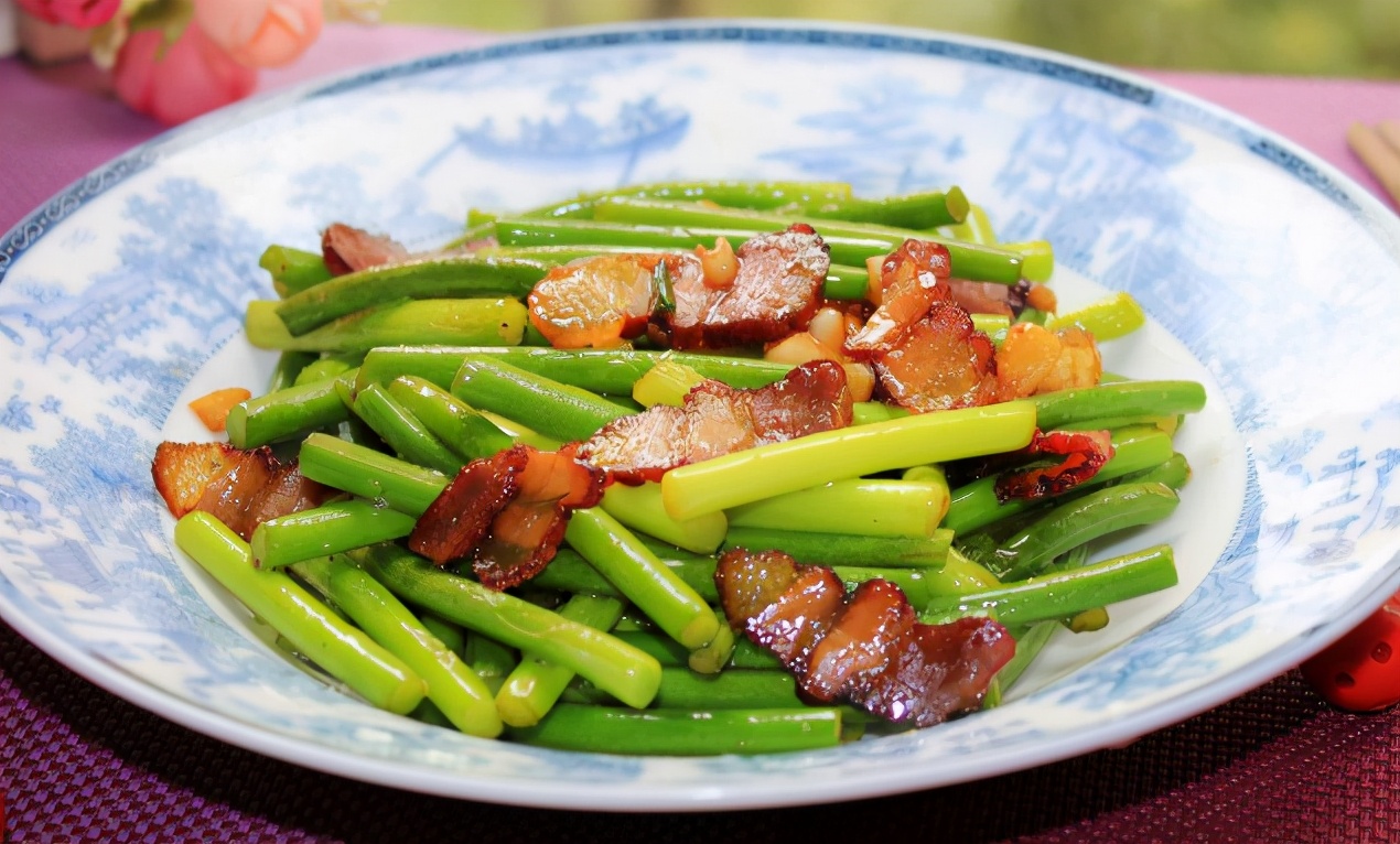 How does garlic moss fried? Keep in mind the "3 tricks", the garlic is ...