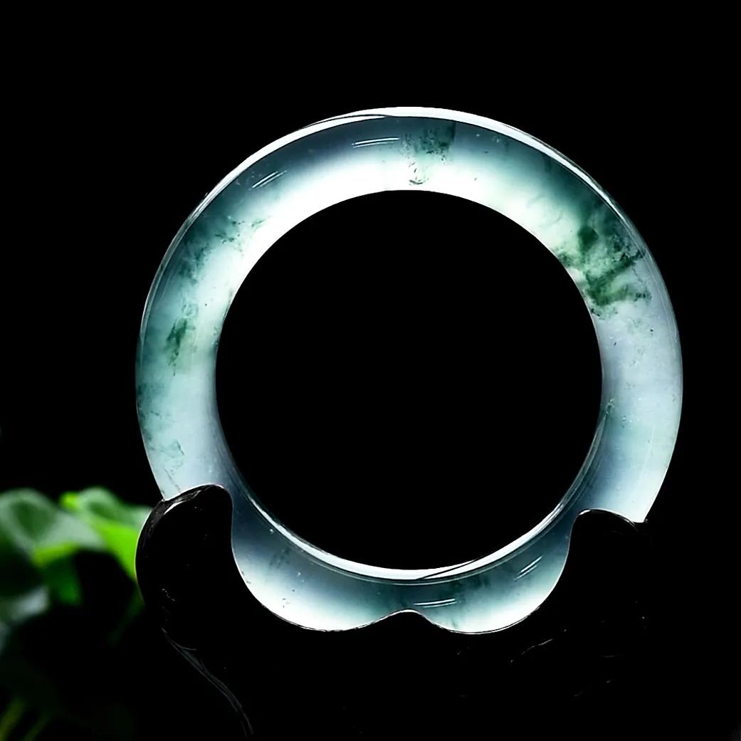 Chinese people like to treat jade as a family heirloom. What are they ...