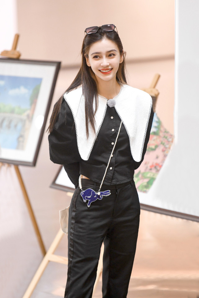 Baby Song Yuqi's live broadcast of Daxiu's sisters' affection, but ...