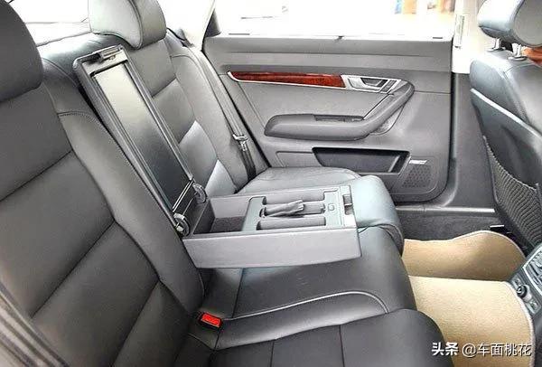 This Audi A6L is unusual, equipped with a 4.2 V8 engine, and priced at nearly one million. - iNEWS