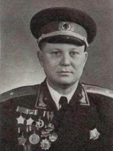 In 1962, why did the two founding major generals lead more than 60,000 ...