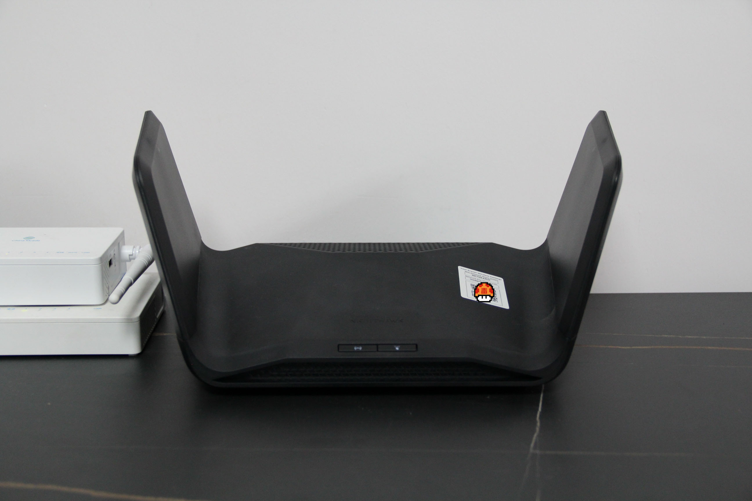 Use "tangible wings" to make Internet speed fly: NETGEAR RAX70 router ...
