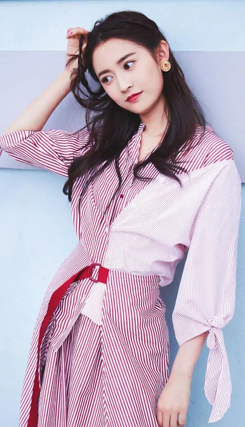 The two are both Sichuan princesses: Why do netizens prefer Chen Yuqi ...