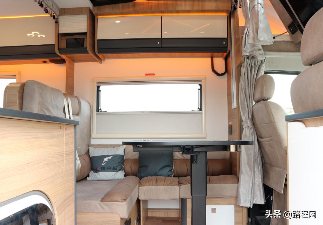 The new Flying God Cairns Z63 touring car, with high-profile appearance ...