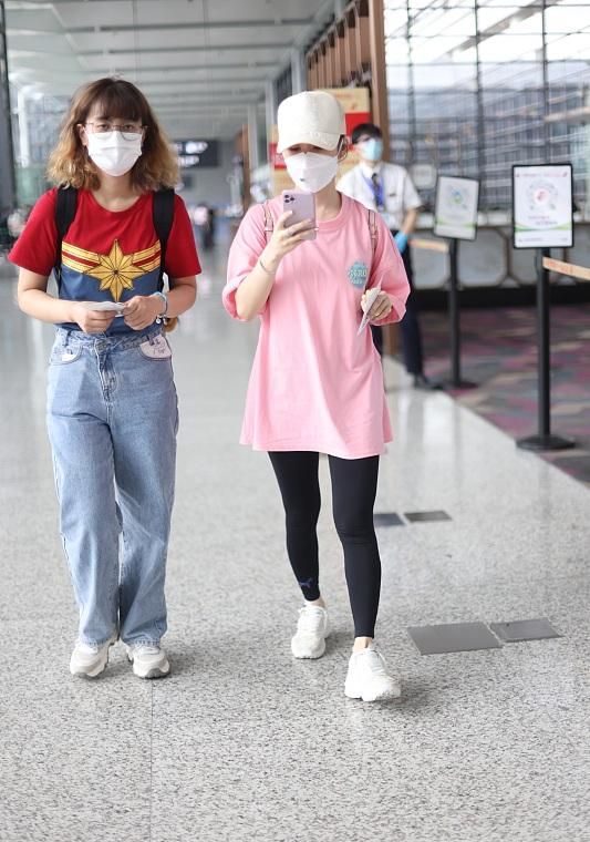 After nine ball days, Pan Xiaoting finally made a high profile, showing ...