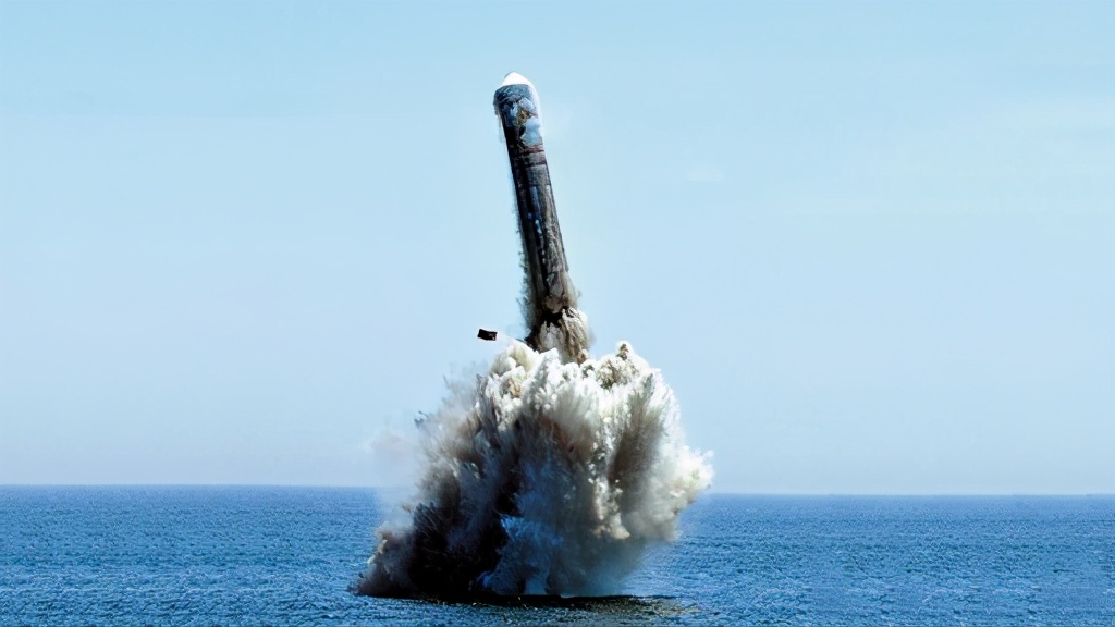 How long will an intercontinental missile fly 10,000 kilometers? After ...