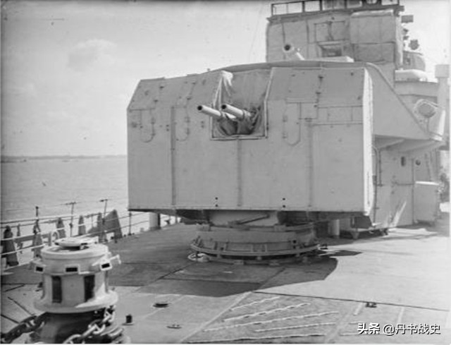 The dual-mounted navy 6-pounder gun can effectively counter torpedo ...