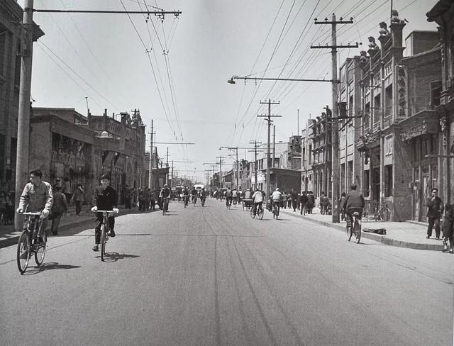 Old photos of Beijing in 1961: original old street scenes, old alleys ...