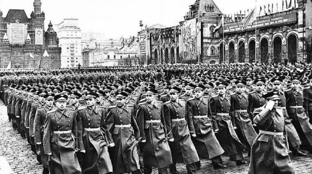 Stalin's military parade on Red Square in 1941 was called the boldest ...