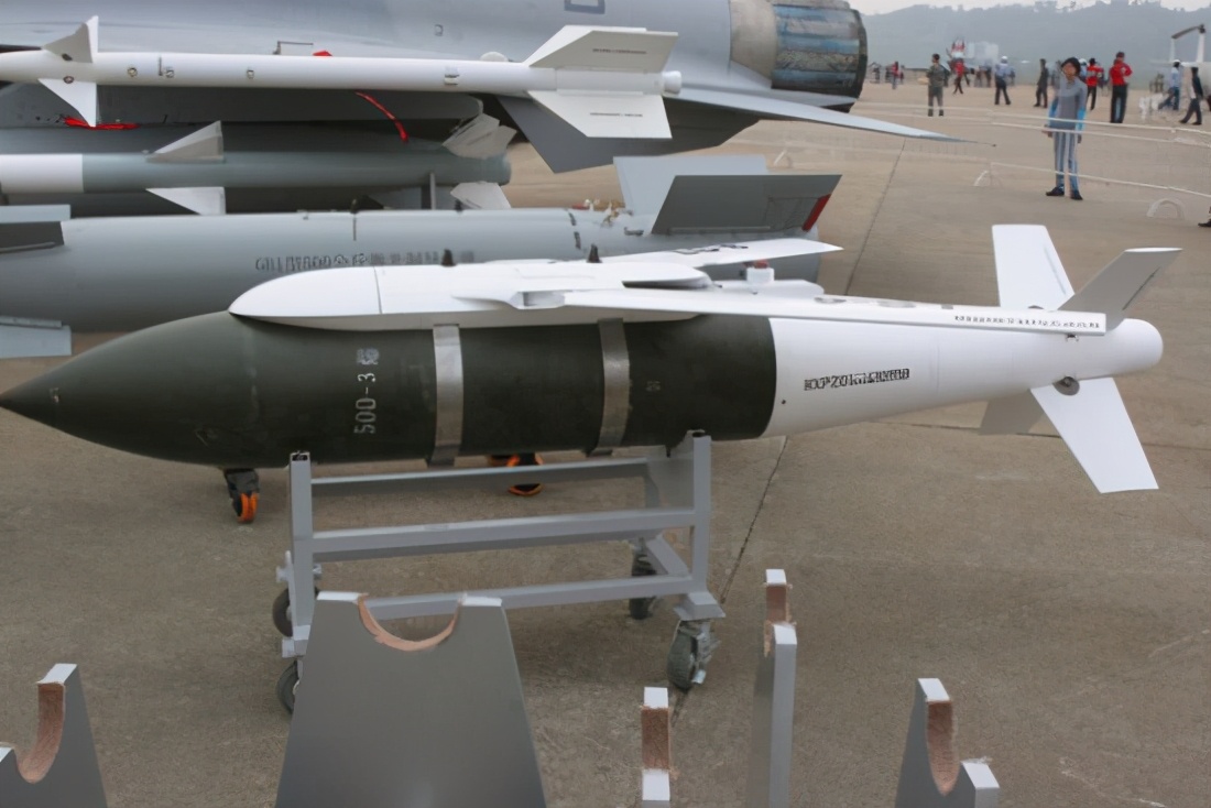 The J-20 formation is exciting, but don't forget the old equipment ...