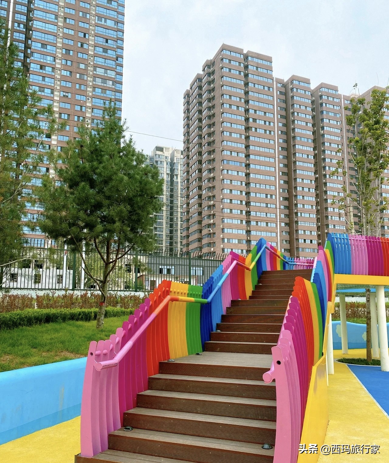 A park where you can take your kids to see the green train!Xi'an ...