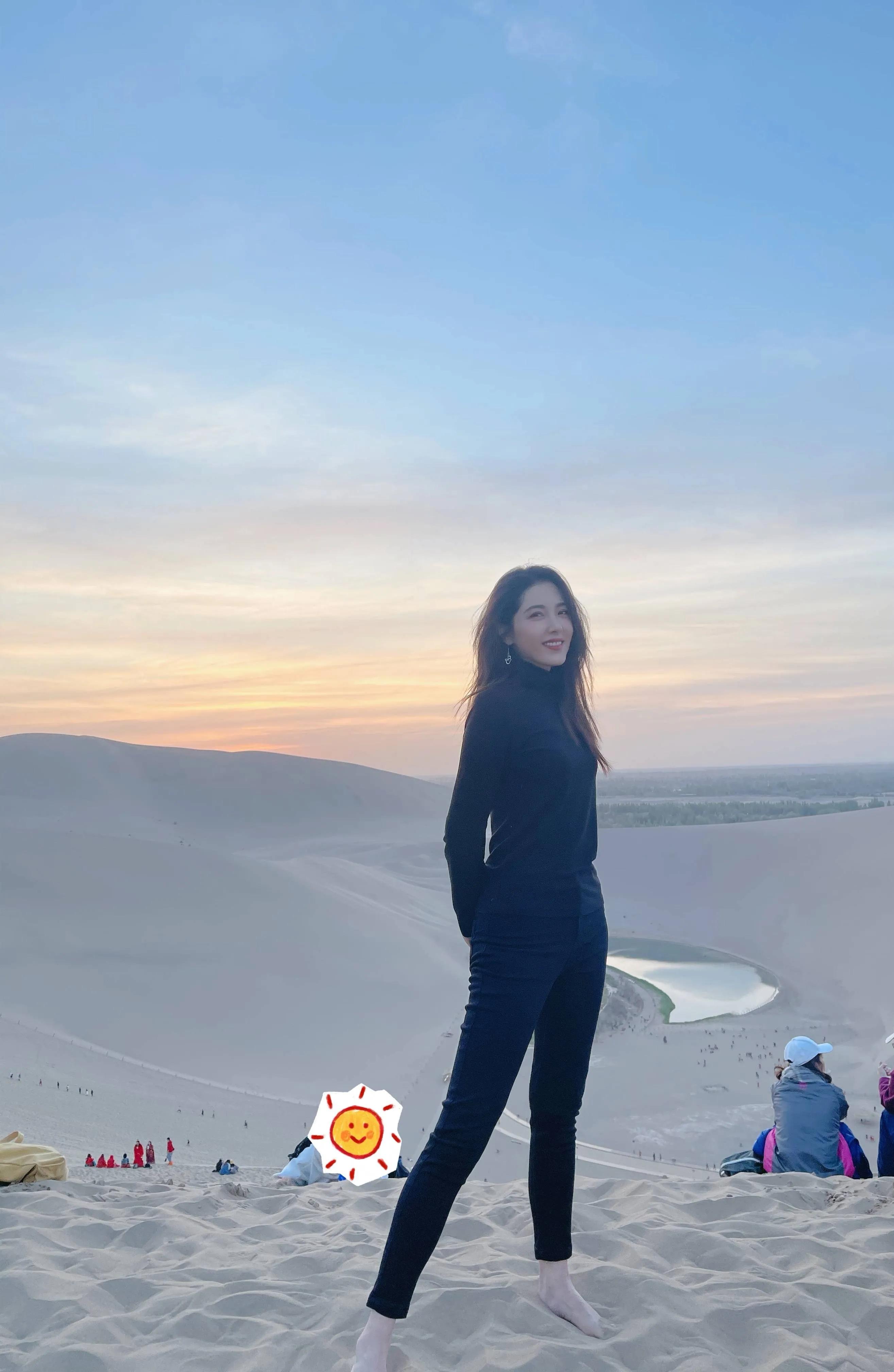 Zeng Li, the goddess of long legs - iNEWS