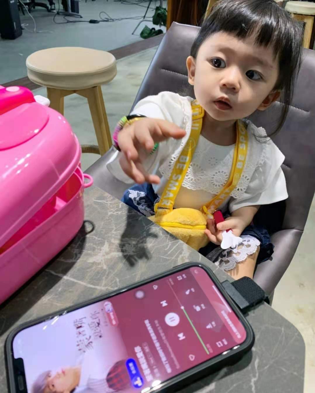 Courage!53-year-old TVB former green leaf Huang Zefeng revealed that he ...