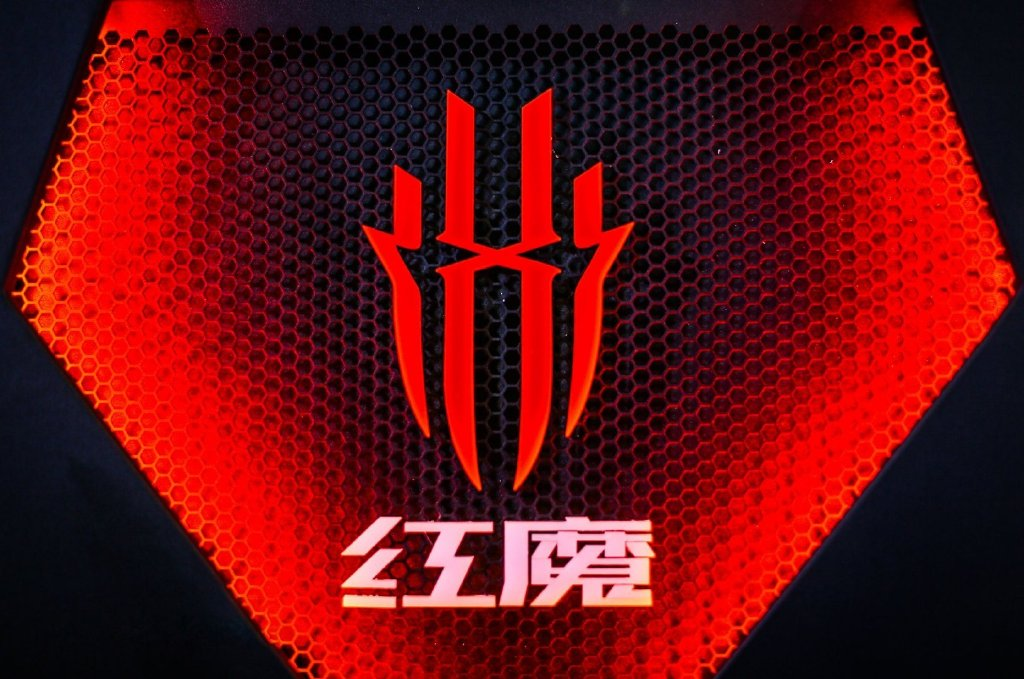 Built-in cooling fan! Red Magic 6 game phone also has 4 new ...