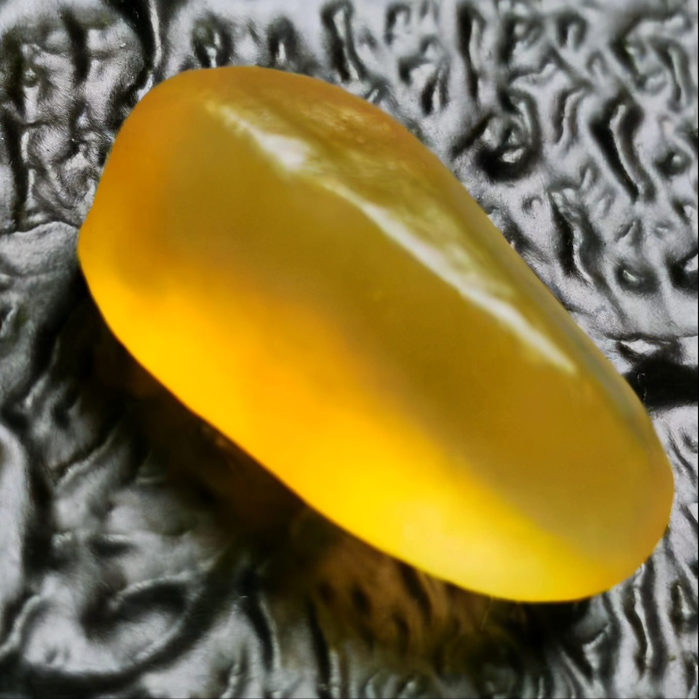 There are thousands of jade, why do you only love golden silk jade - iNEWS