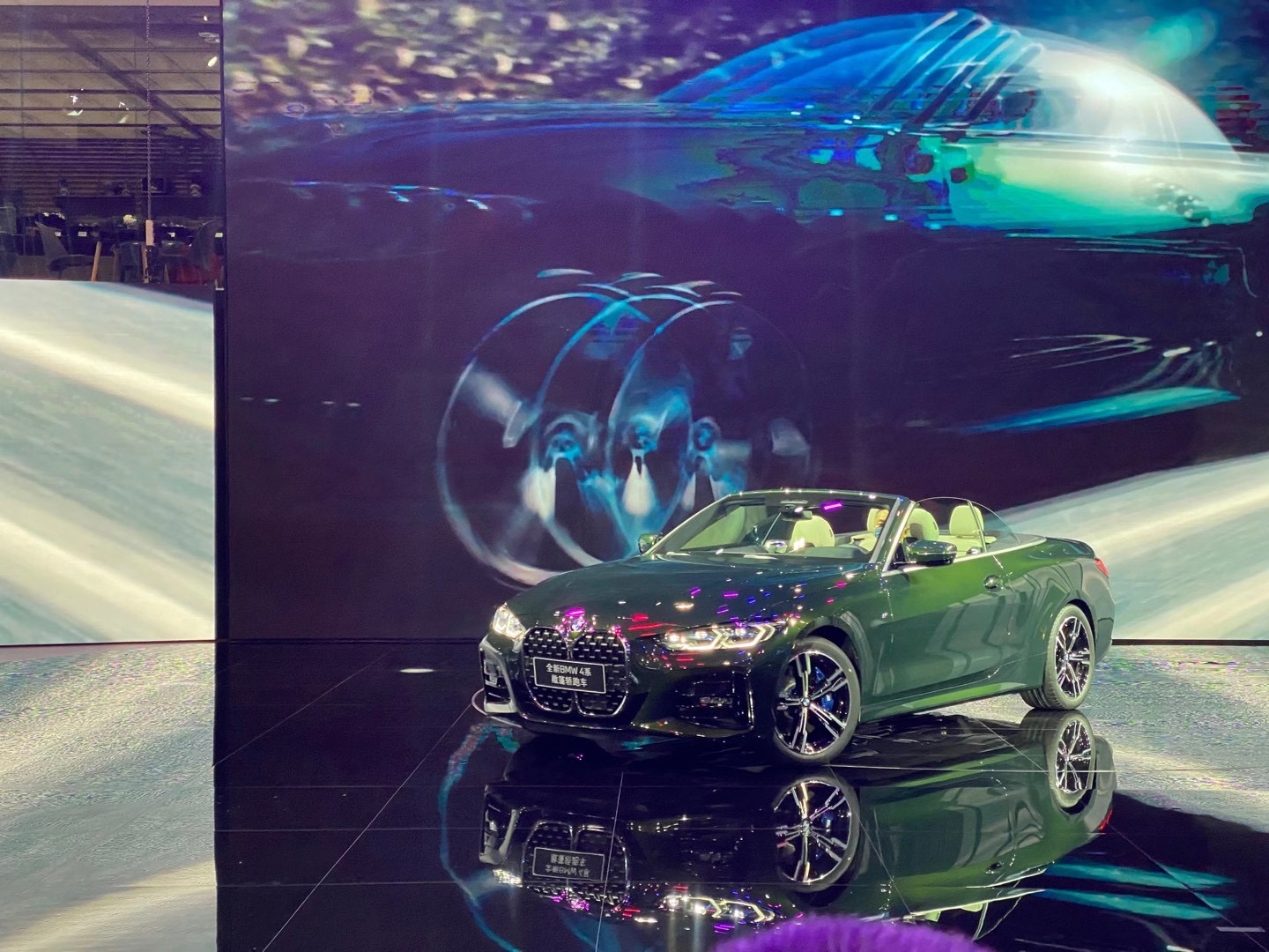 Changing the soft-top convertible body structure. BMW 4 Series ...