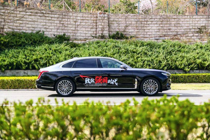 Experience the Hongqi H9 3.0T V6 version with a large displacement that is rare in its class - iNEWS