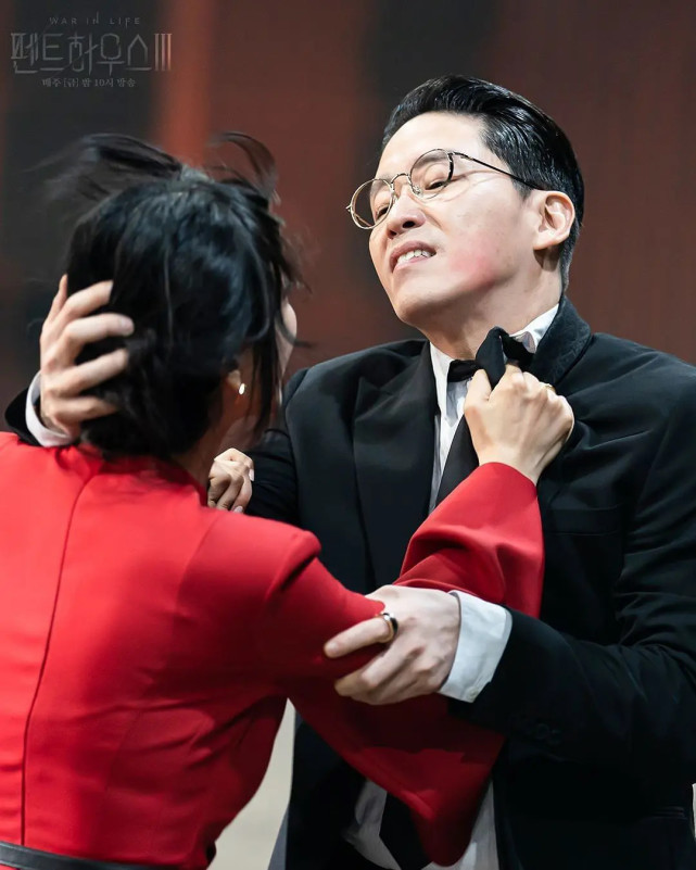 The series of "Top Floor" is a dream of Xiulian, the screenwriter is ...