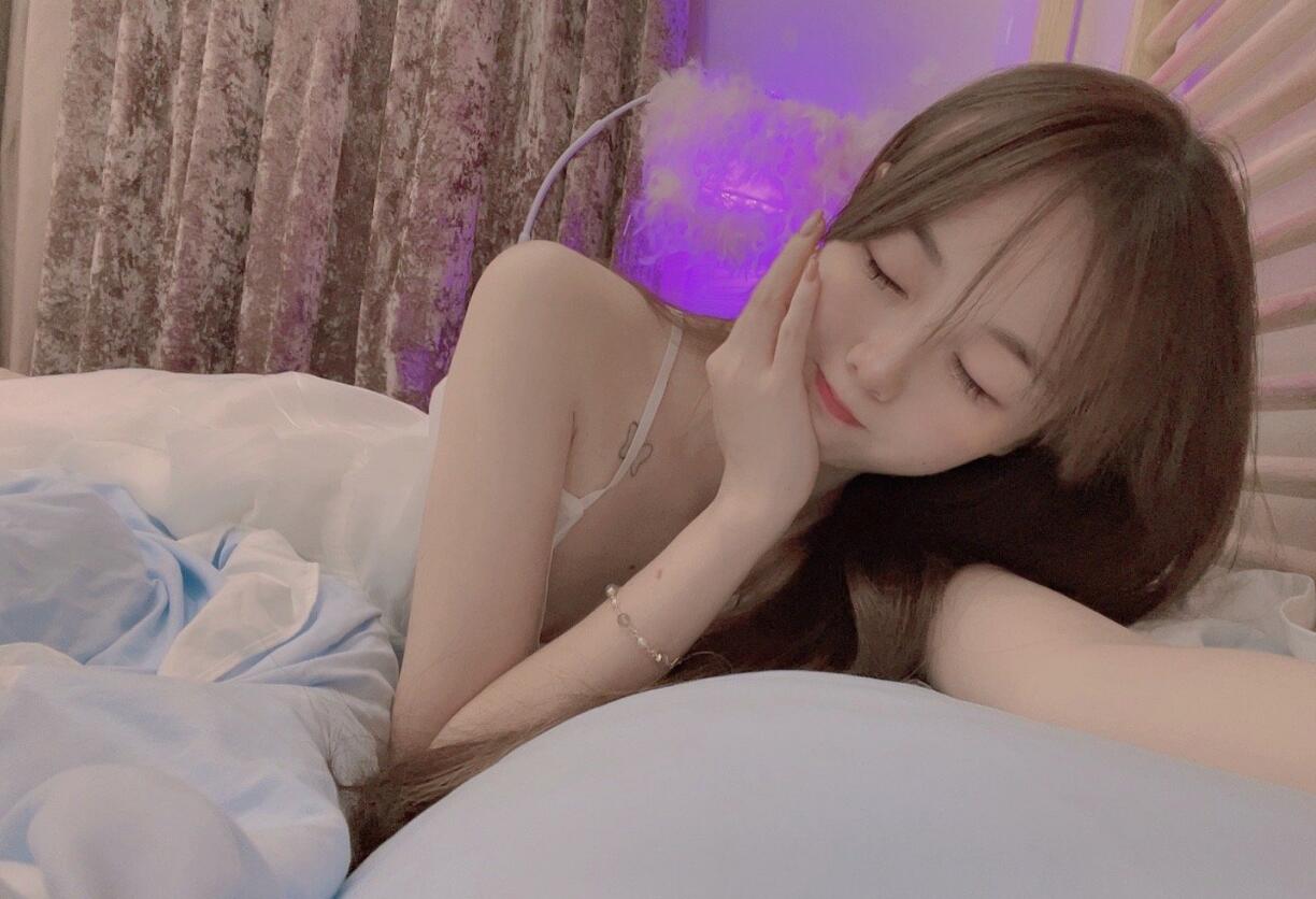 King of glory spicy cos summer Zhong Wuyan?Less fabric ceilings, it depends on Yuemei to talk ...