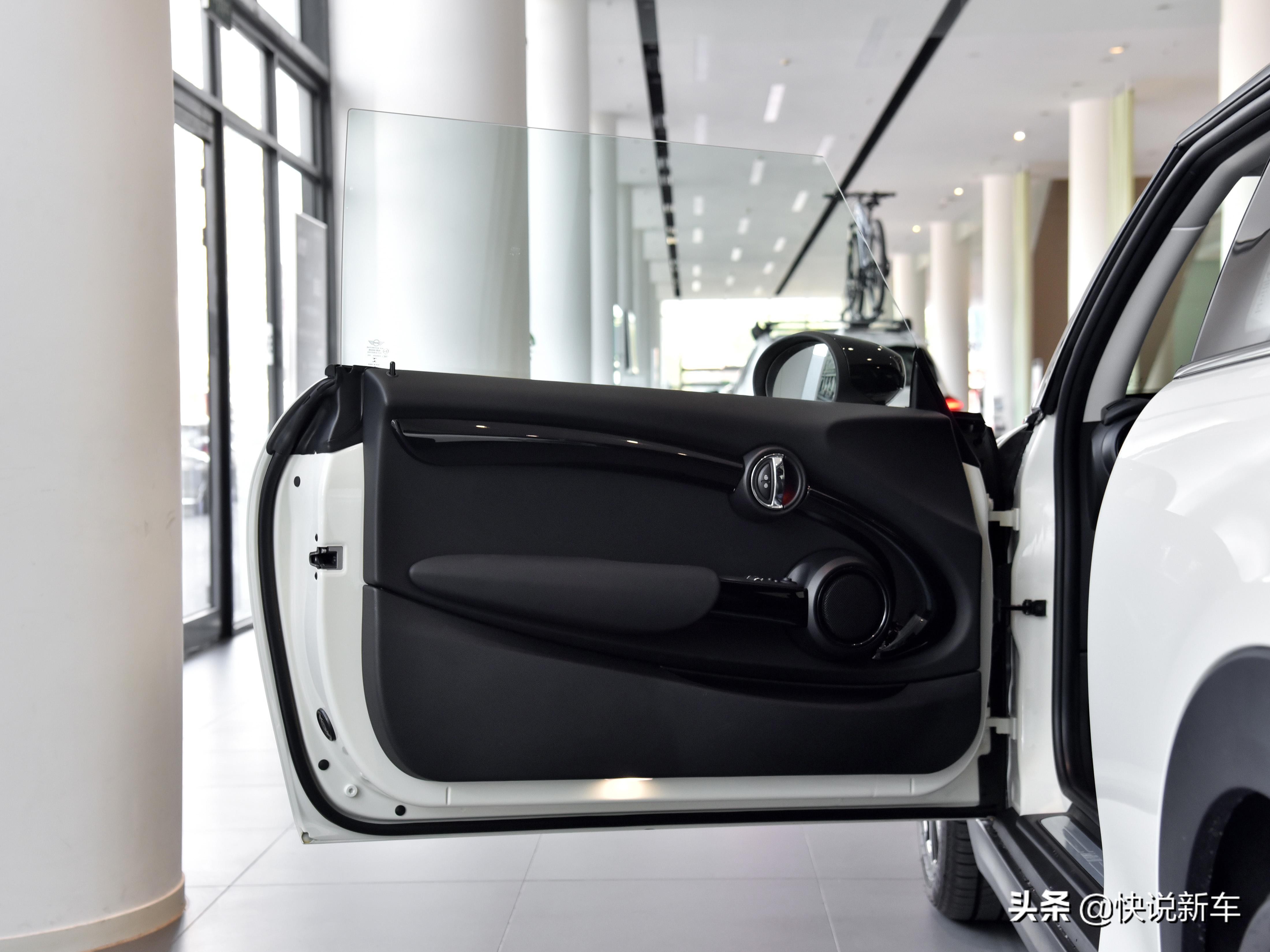 The appearance is small and exquisite, the frameless door is very cool ...