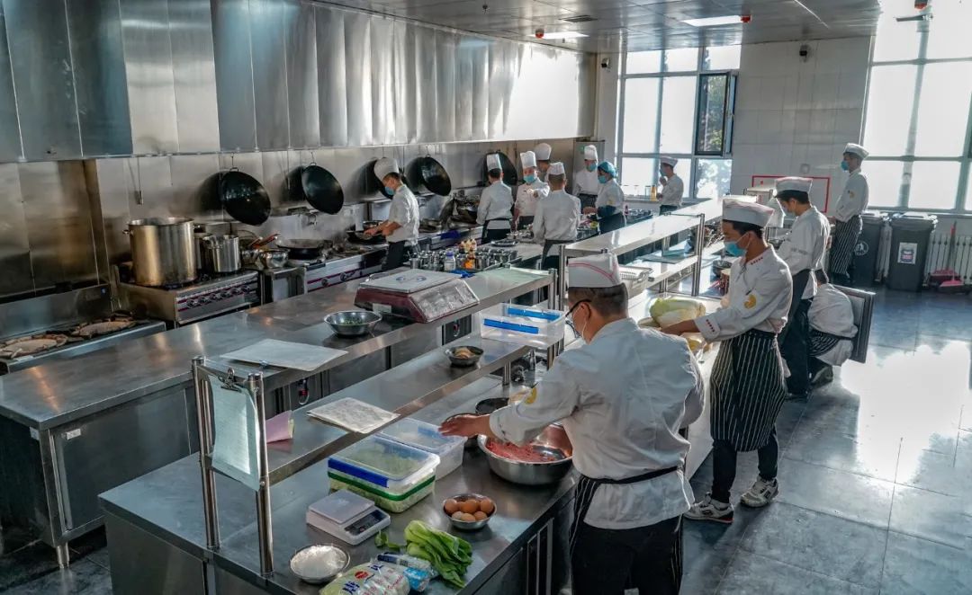Do you have to open chain stores to have a future in catering? - iNEWS