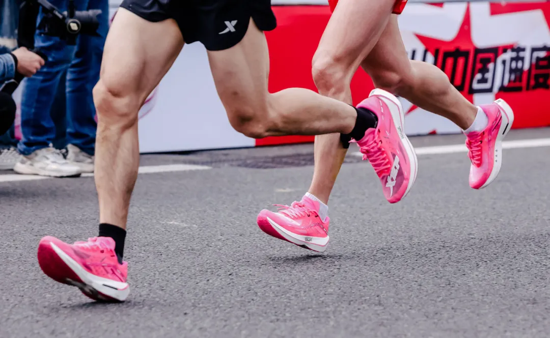 The national tide hits, the first domestically-made running shoes to ...